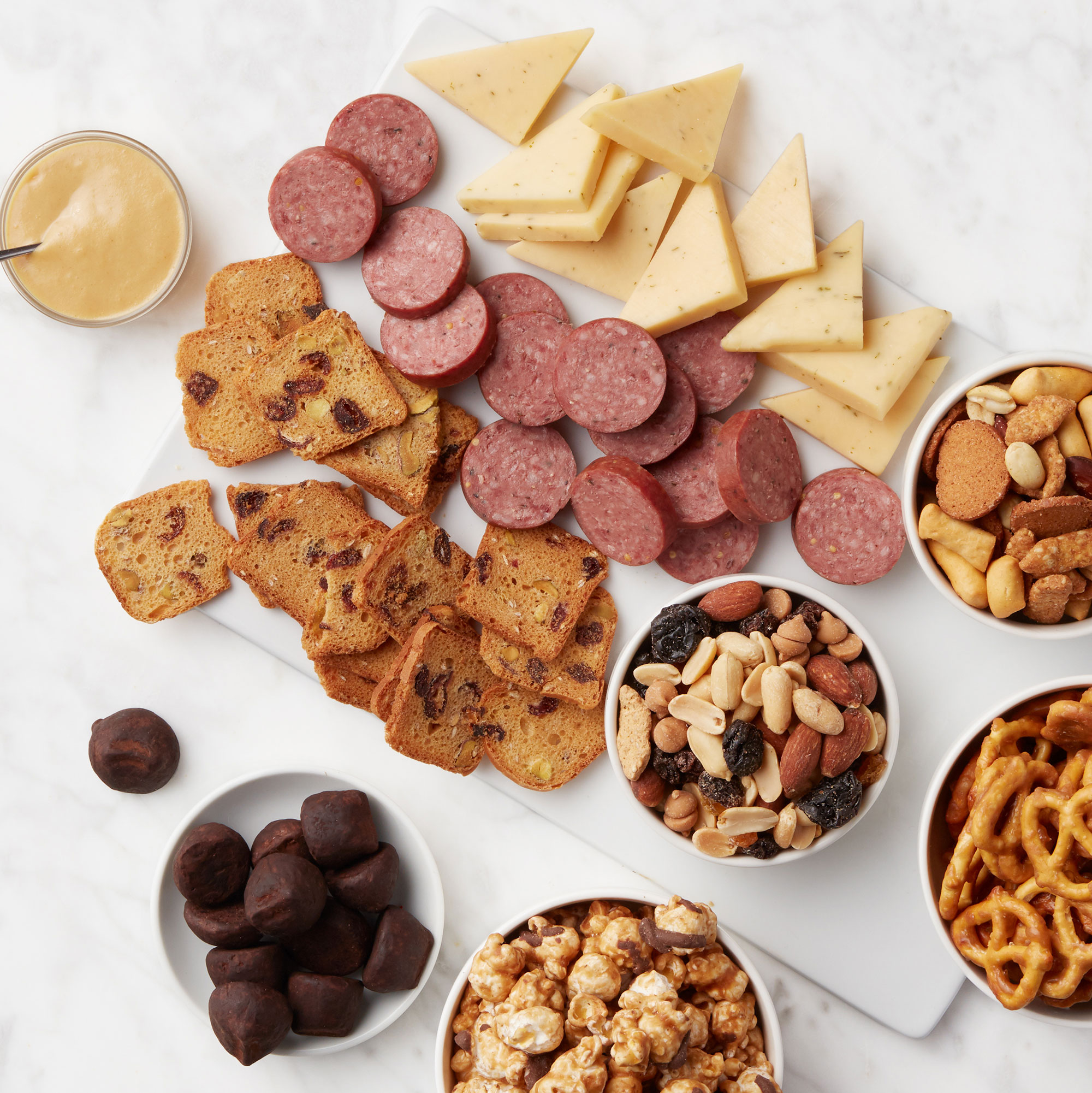 Gourmet Snack Gift Basket | Hickory Farms