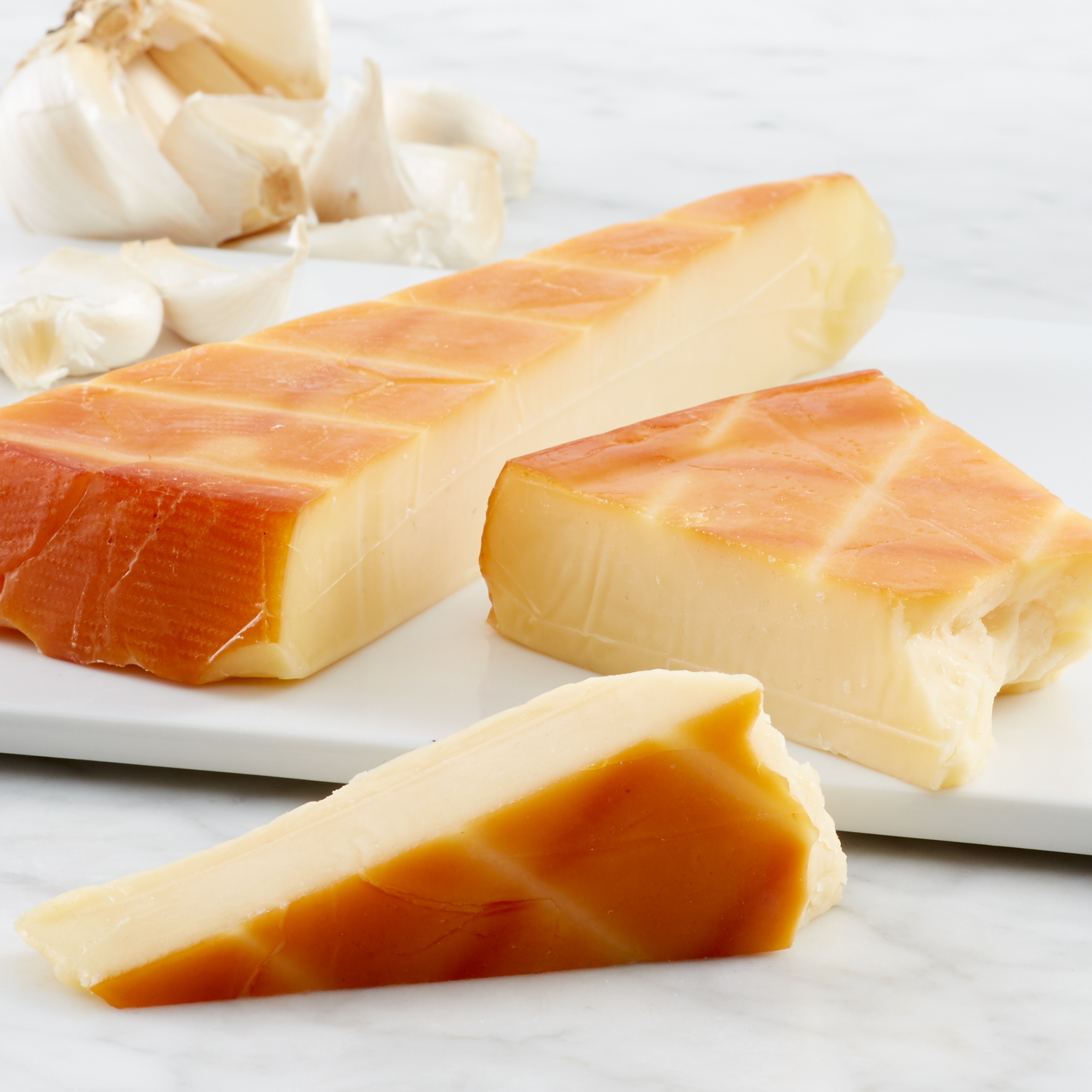 Smoked Garlic Cheddar | Hickory Farms