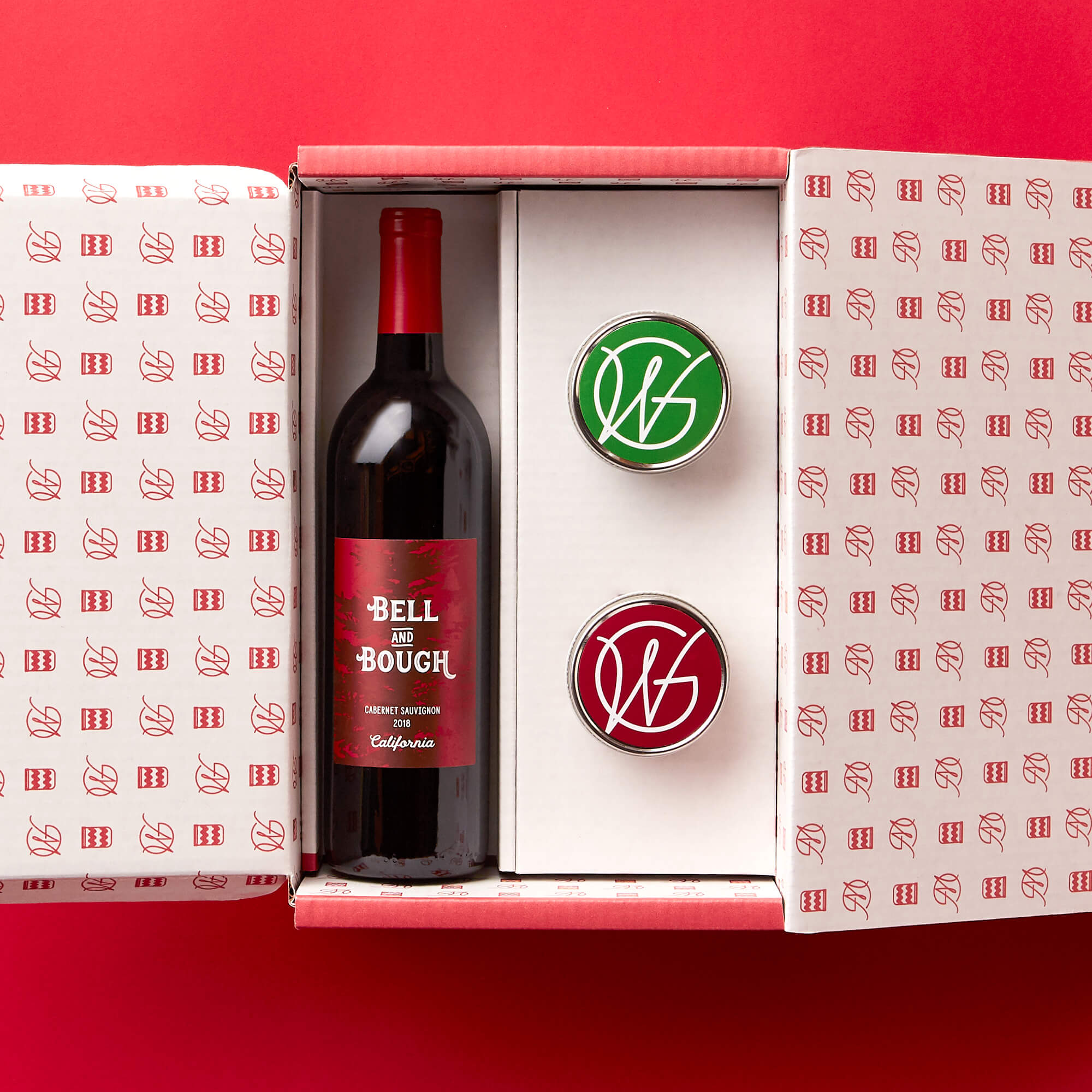 Holiday Cupcake 2-Pack & Cabernet Gift Set | Hickory Farms